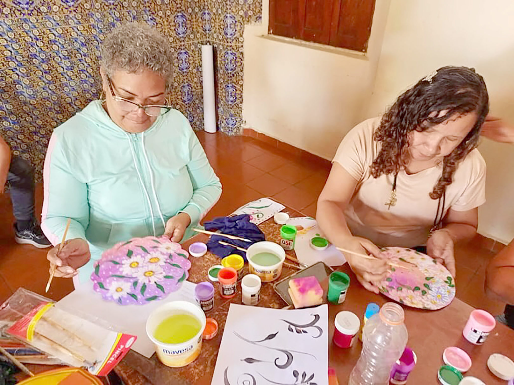 ‎Isena ofrece programas de arteterapia molde – Ciudad MCY